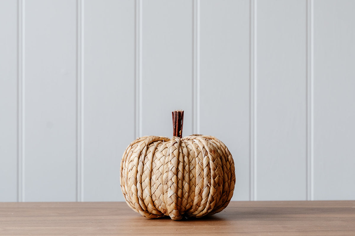 Handmade Straw Pumpkin – We Love Seasons B2B EU